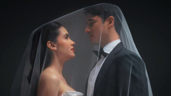 Steffi Zamora dan Nino Fernandez Resmi Tunangan, Pamer Cincin dan Bak ...